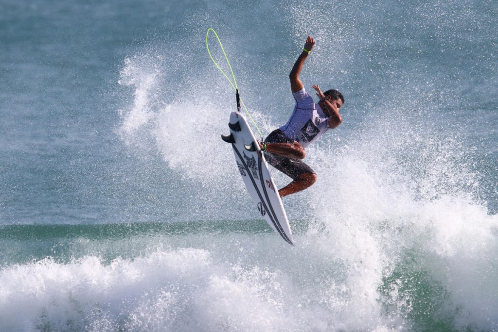 WSL dá boas vindas para Mike Rodrigues no Mundial de Surf 2018